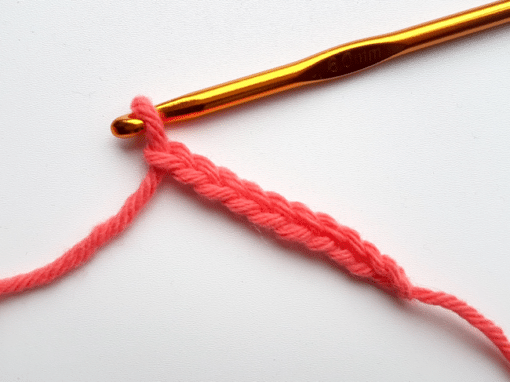 How to crochet for beginner: easy tutorial to start